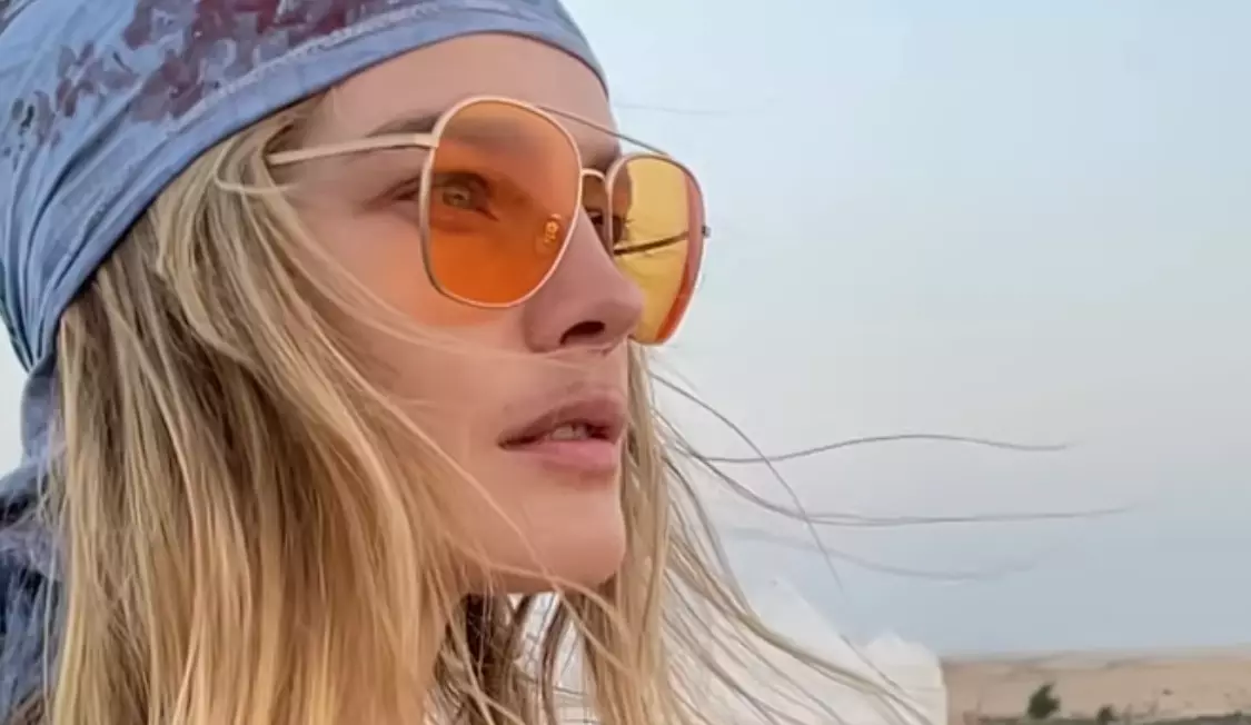 Ku mund të gjej syze si ato të Natalia Vodianova? 5 modele aksesorësh elegant për buxhet të ndryshëm