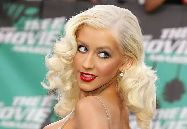 Christina Aguilera (Decemba 18) hoto mai lamba 9