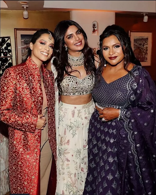 Priyanka Chopra, Mindy Kaling i Lilly Singh. Fotografija: @priyankachopra fotografija #6