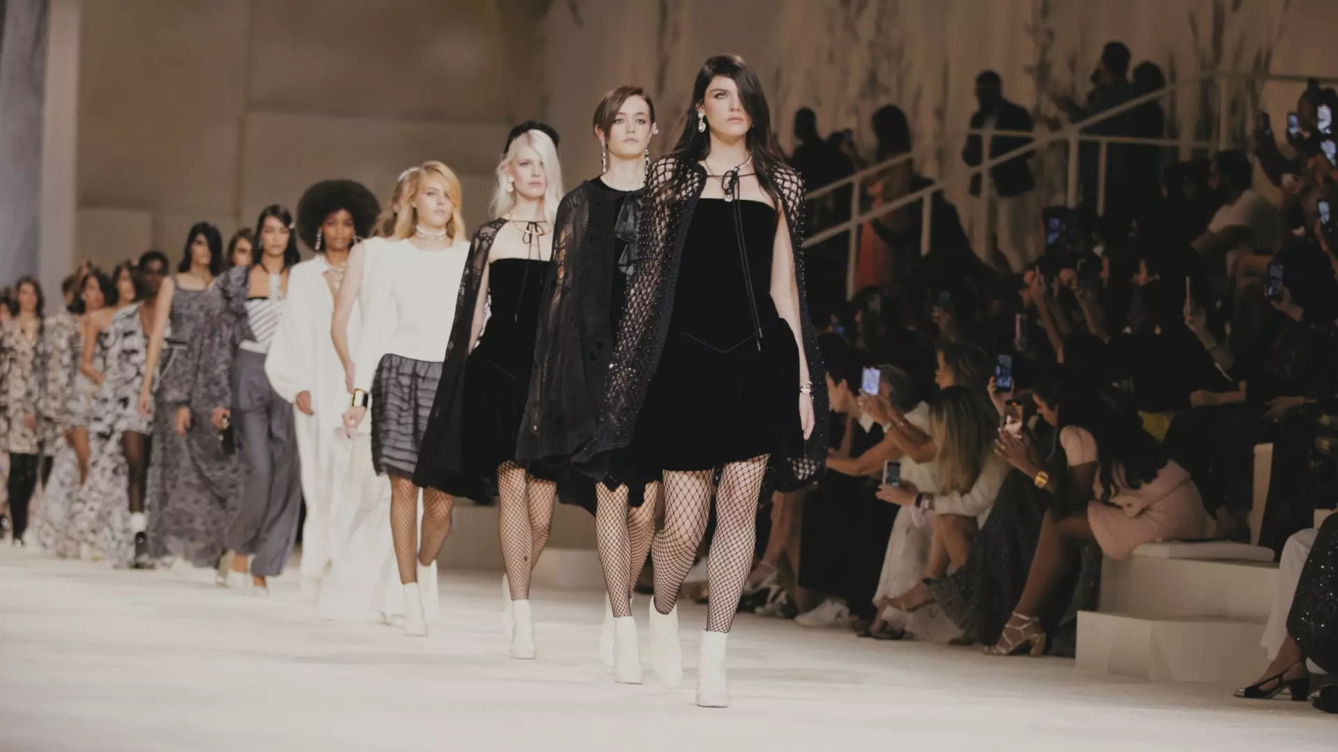 Chanel Cruise 2021/22 vist i Dubai på vej til hele verden om et par dage