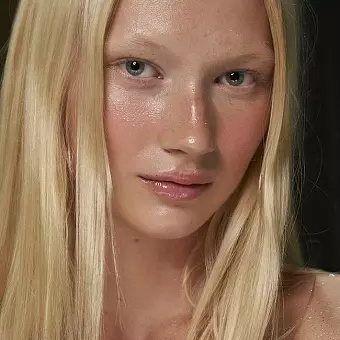 Glossy lips (Blumarine spring-summer 2022 show) photo # 13