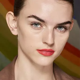 Red lipstick (show Giambattista Valli spring-summer 2022) photo # 8