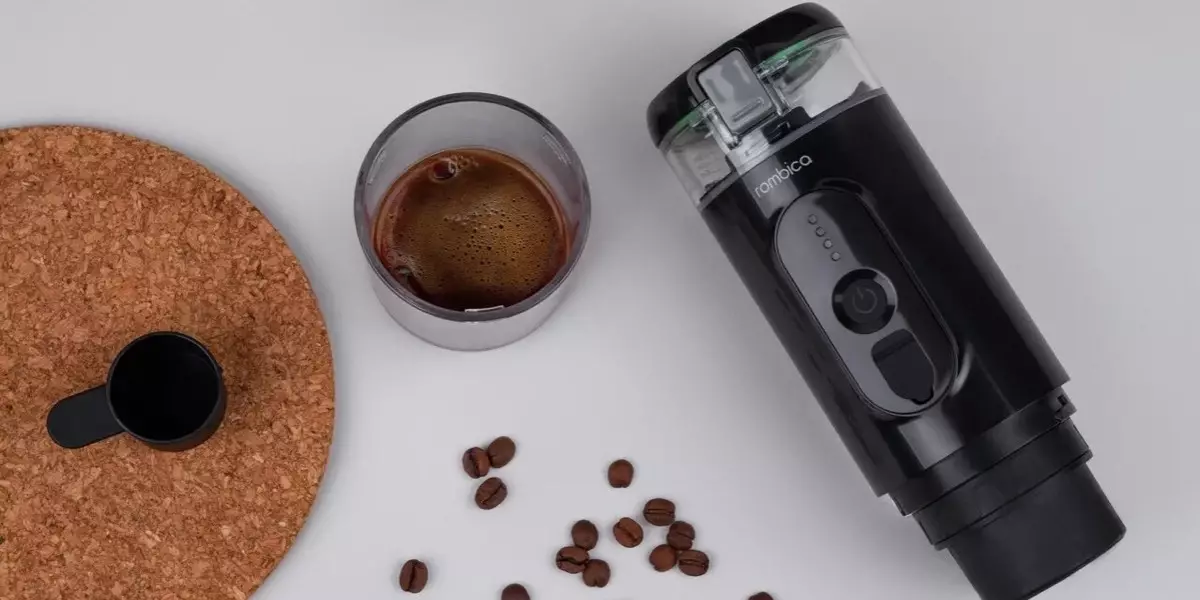 Dai un'occhiata all'innovativa macchina da caffè che puoi portare con te