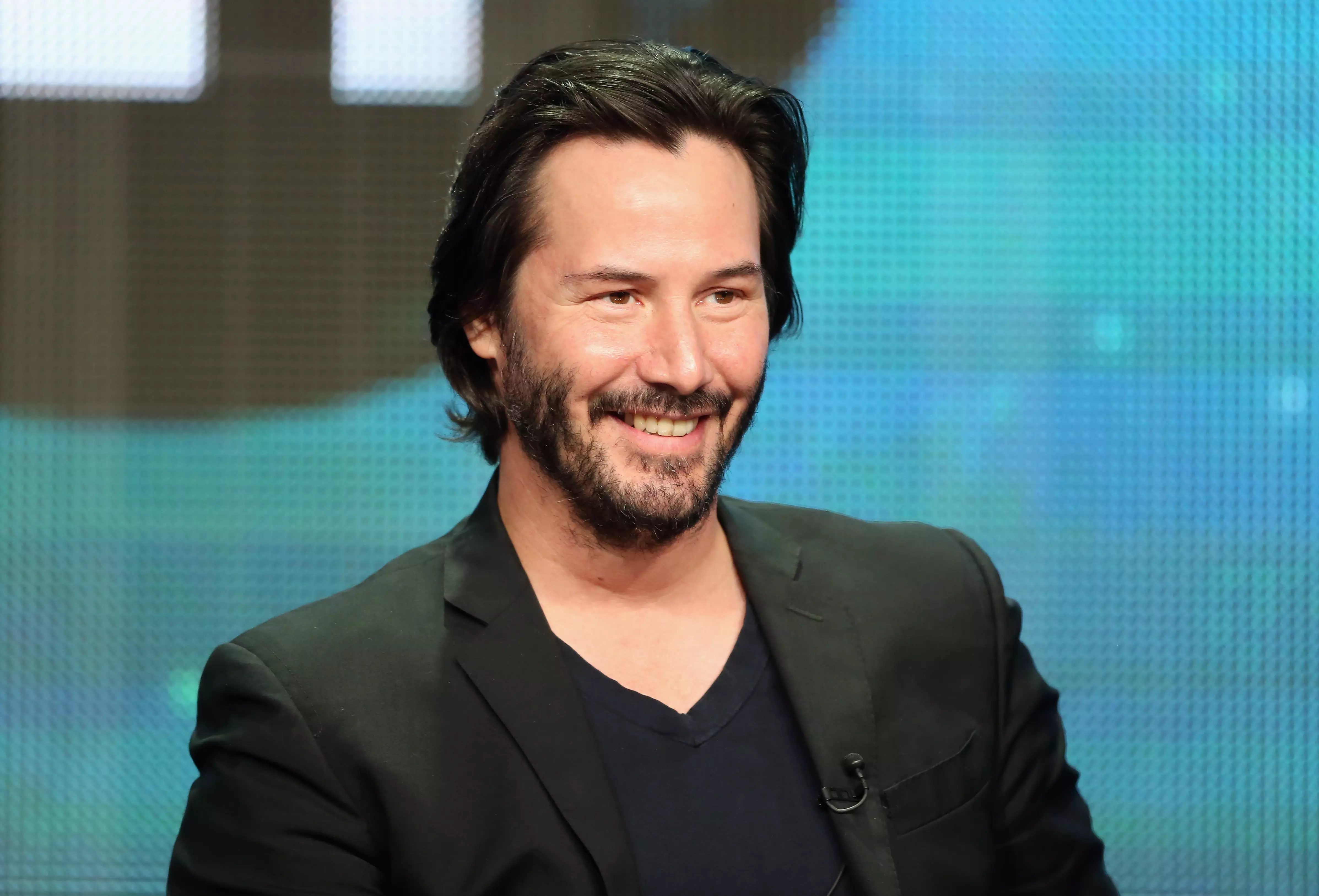 ຄວາມດຶງດູດໃຈແກ່ໃຈ: Keanu Reeves ໃຫ້ John Wick stuntmen ເປັນໂມງ Rolex