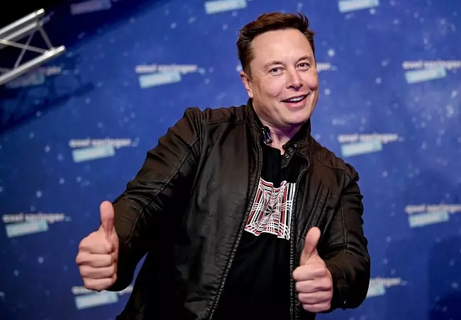 Den Elon Musk gouf den éischte Besëtzer vun engem Verméigen iwwer $ 250 Milliarde an der Geschicht. Foto # 1