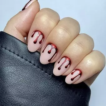 Halloweenowy manicure francuski i księżycowy (zdjęcie: @naileditbyliv) zdjęcie nr 8