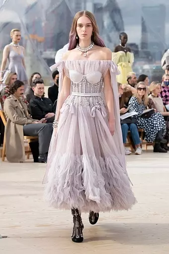 Alexander McQueen pranverë-verë 2022 foto # 13