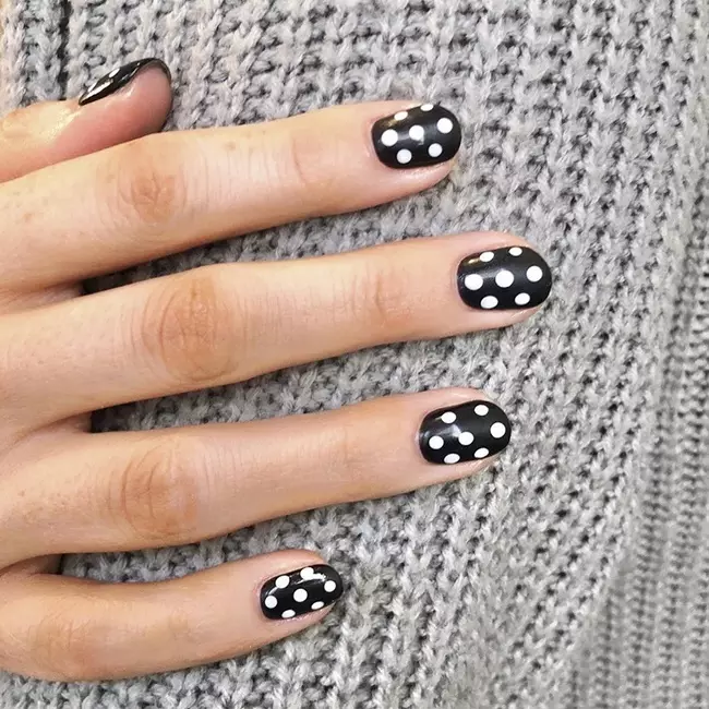 Geometrische Zeichnungen (Foto: @paintboxnails) Foto # 7