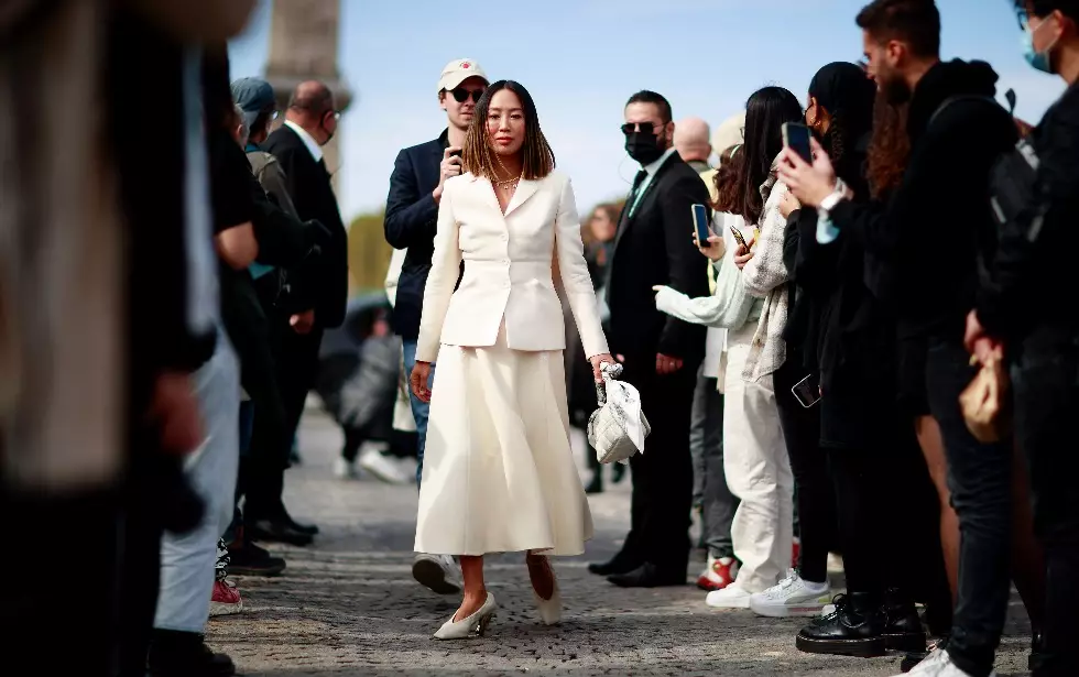 สตรีทสไตล์ที่ดีที่สุดจากงาน Paris Fashion Week