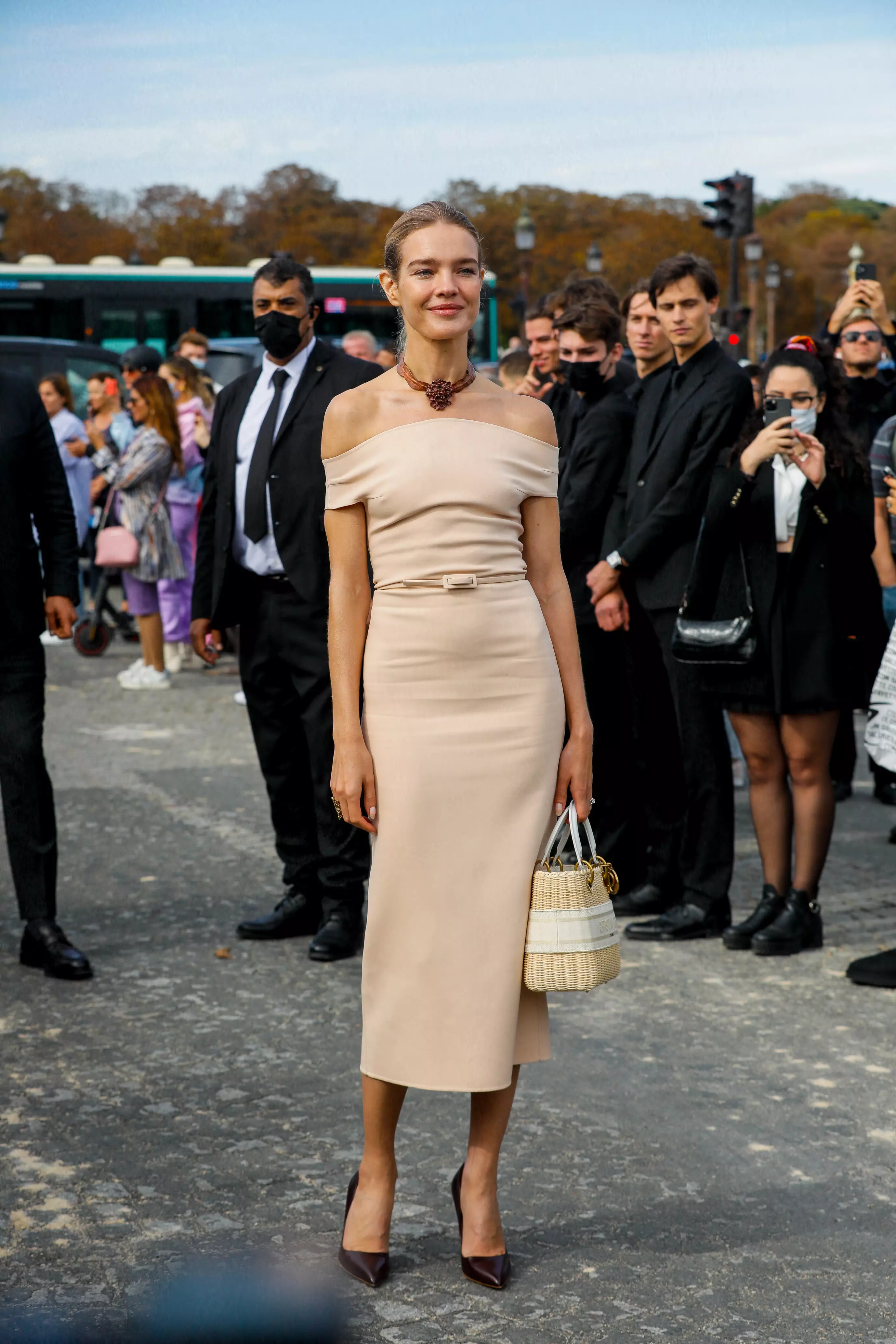 Outputs av Natalia Vodianova på Paris Fashion Week, som är värda att ta som modell