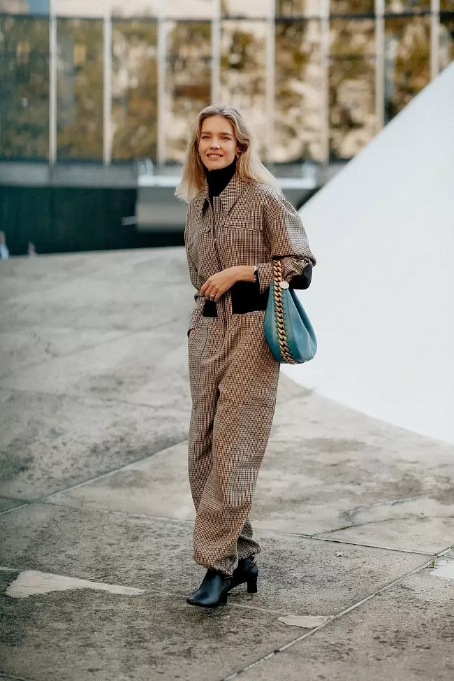 Natalia Vodianova antes do desfile de moda primavera-verán 2022 de Stella McCartney, foto nº 3