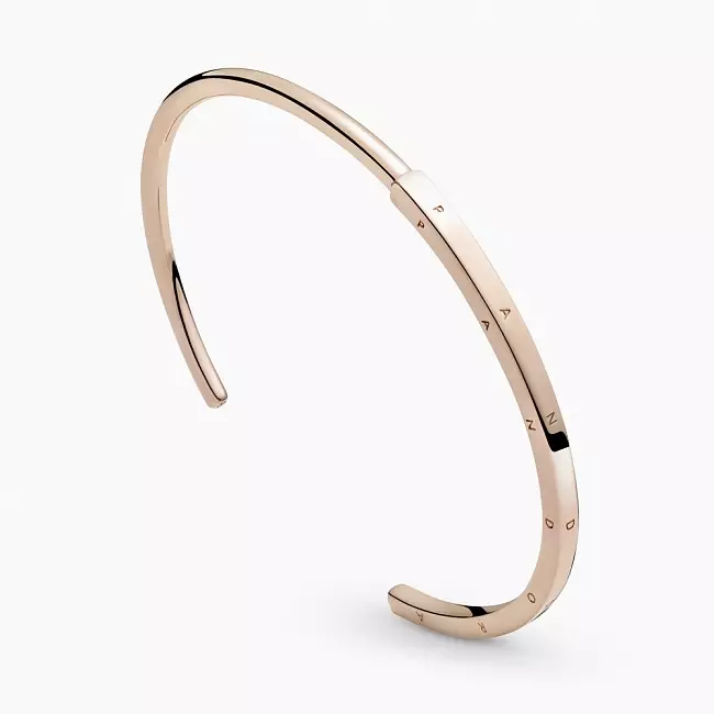 Pandora Signature bangle bracelet, covered with rose gold, 6993 rubles with a 30% discount, pandorarussia.ru photo # 2