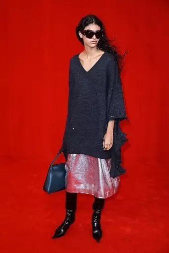 Balenciaga বসন্ত-গ্রীষ্ম 2022 ফটো # 12