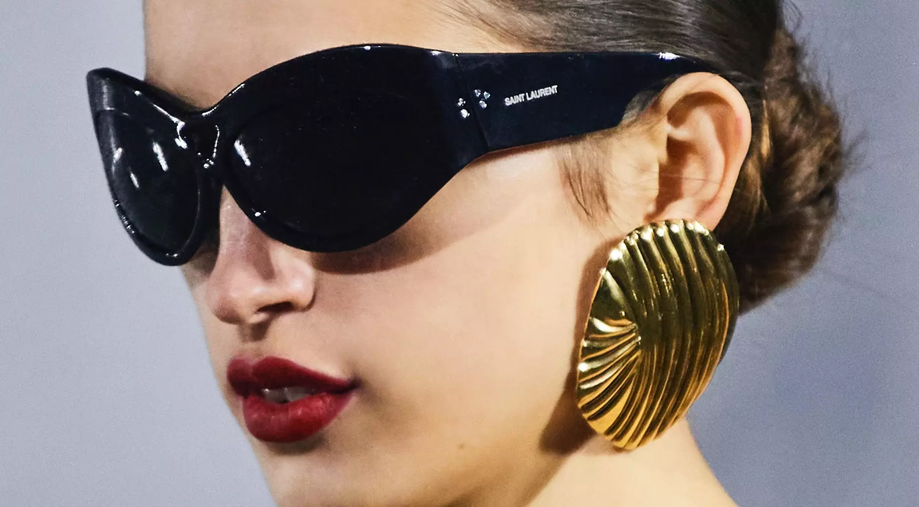 Ces étranges lunettes de soleil seront les plus tendances l'été prochain. Où puis-je trouver le même maintenant?