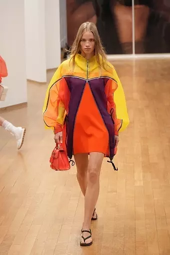 Foto #2 de Tod's primavera-verán 2022