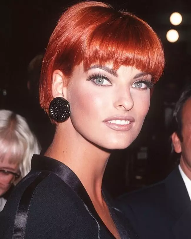 Linda Evangelista, 1990-es évek (@mxjaarchive) 1. fotó