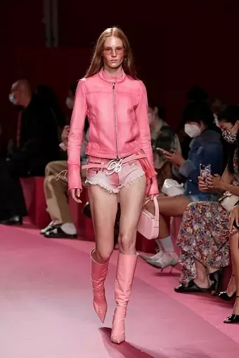 Blumarine वसन्त-गर्मी 2022 फोटो # 2