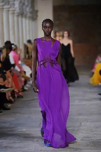 Alberta Ferretti mmiri-okpomọkụ 2022 foto # 9