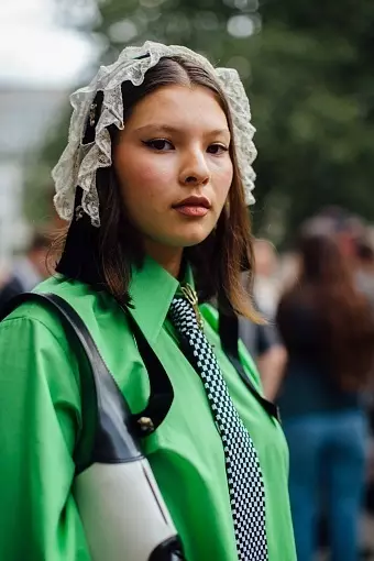 Streetstyle na Londonskoj nedjelji mode fotografija br. 20