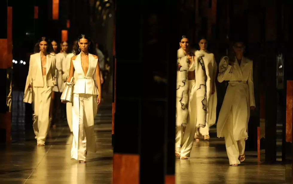 Disko bali karo koleksi Spring / Summer 2022 anyar Fendi