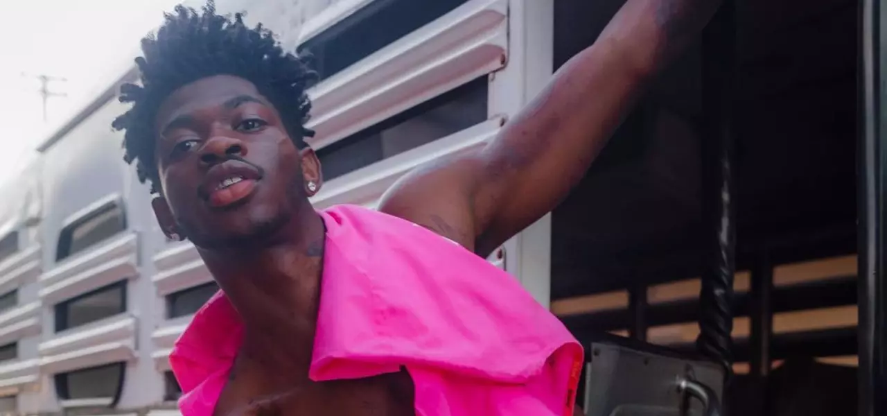 Ihe 5 kpatara Lil Nas X - onye na-ese ihe nkiri pop kacha njọ taa - ji ewu ewu