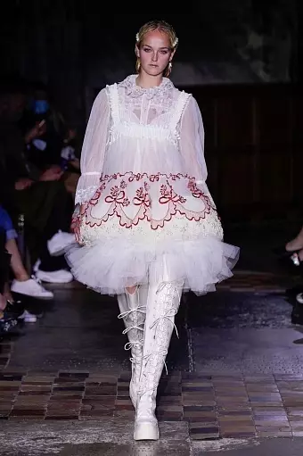 Simone Rocha primavera-verão 2022 foto # 33