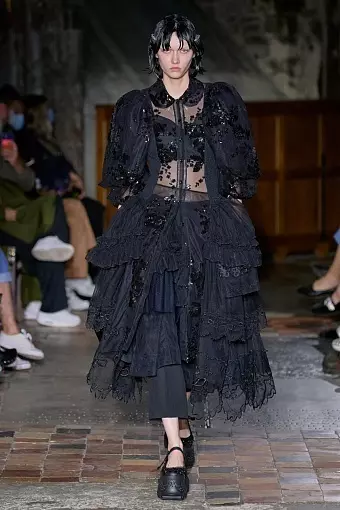 Simone Rocha primavera-estiu 2022 foto # 37