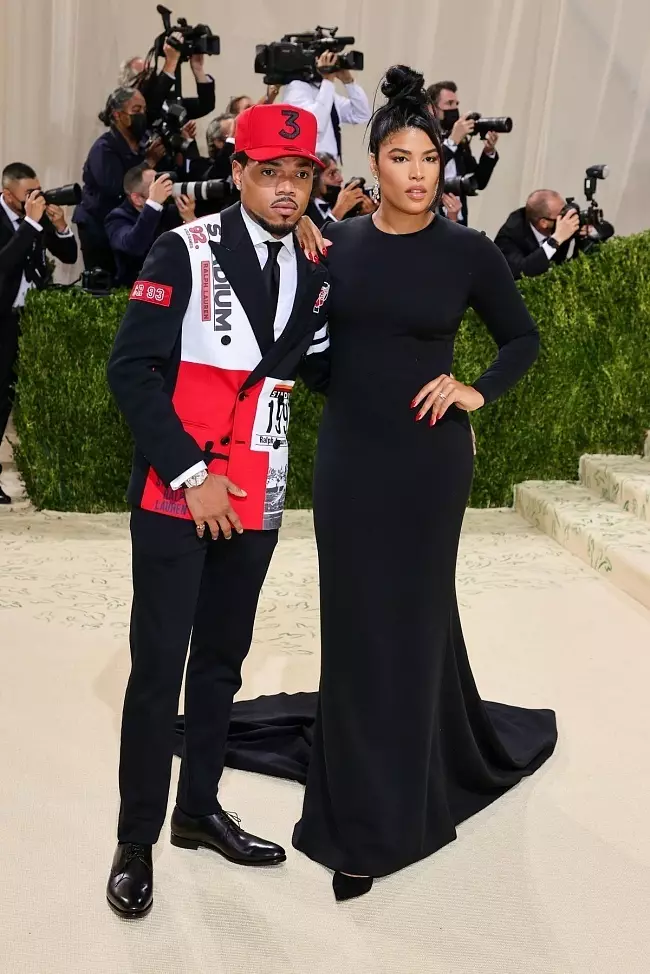 Chance The Rapper dalam setelan Ralph Lauren dan jam tangan Hublot dan Kirsten Corley di Ralph Lauren foto # 17