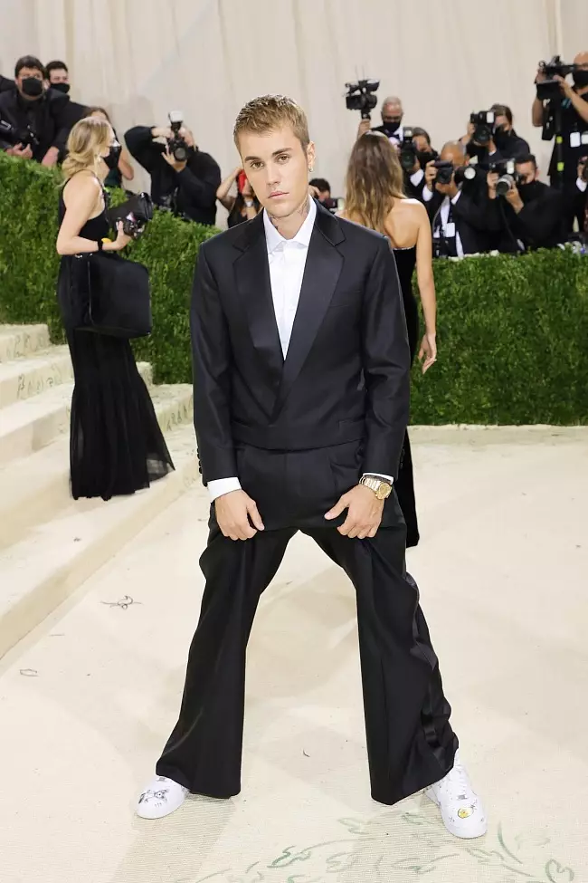 Justin Bieber a Balenciaga 77-es fotójában