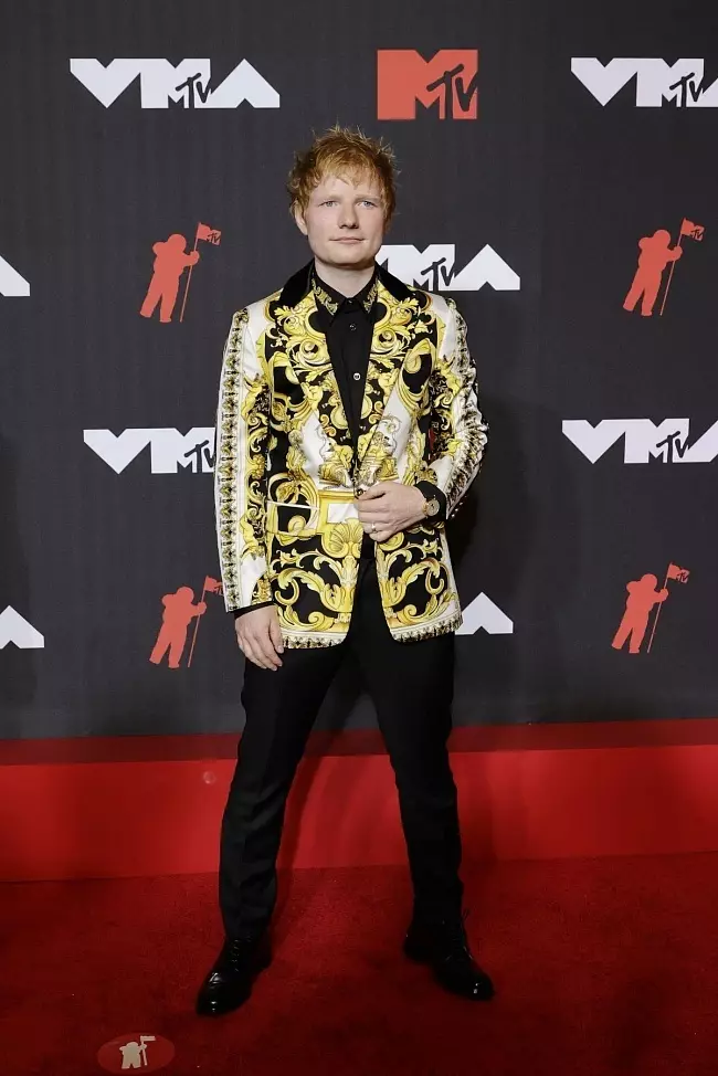 Ed Sheeran a cikin hoto na Versace # 11