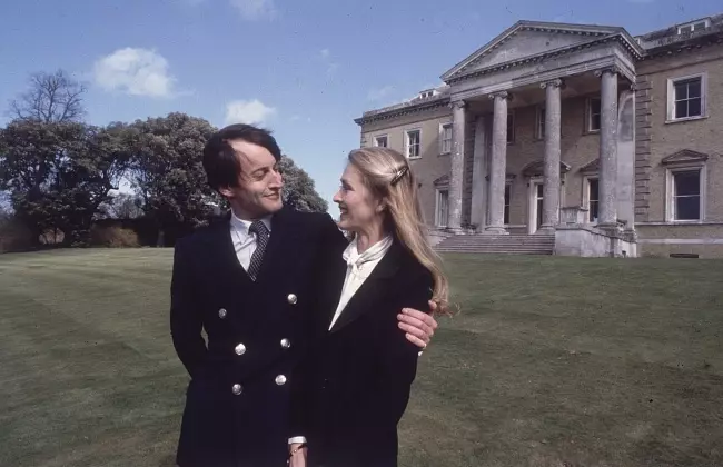 Norton, Lord Romsey, dan Penny, Lady Romsey, Natchbull di ladang Broadlands di Hampshire, 1980 foto # 3