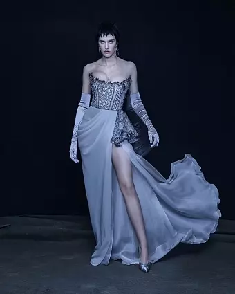 Ulyana Sergeenko Haute Couture FW21 / 22 Foto 3