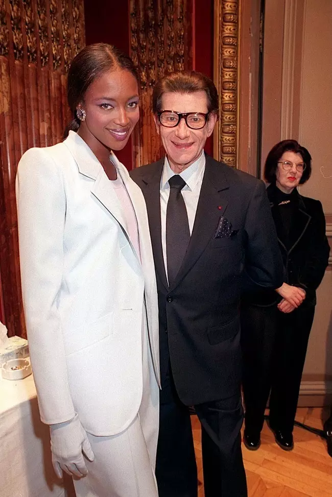 Naomi Campbell na Yves Saint Laurent, 1999 ifoto # 4