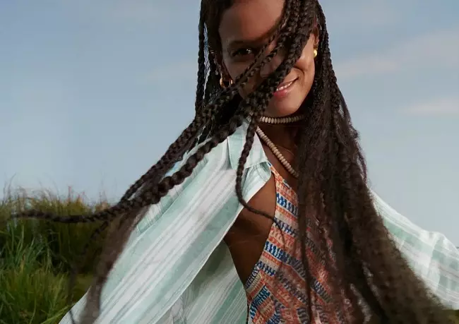 Liya Kebede dina baju tina koleksi H&M х lemlem poto № 6