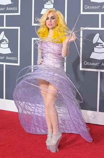 Lady Gaga na podelitvi nagrad Grammy 2011 fotografija #7