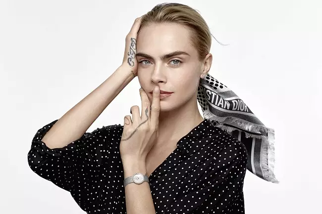 La D de Dior: Cara Delevingne en la nova komerca foto #1 de la marko