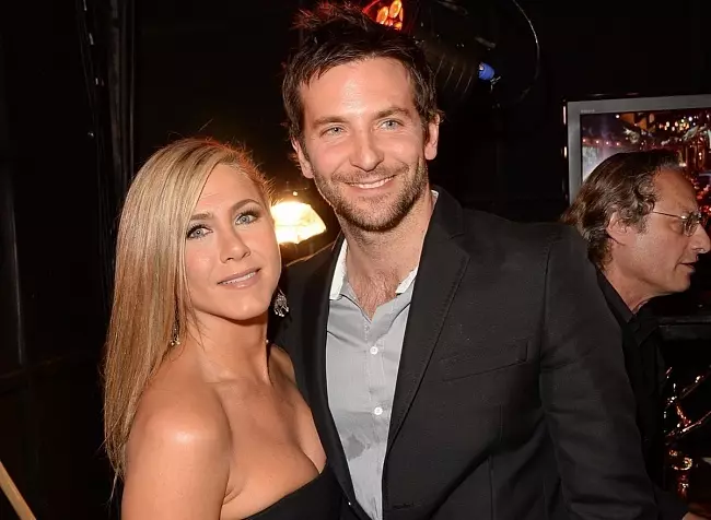 Renee Zellweger, Jennifer Aniston thiab lwm yam kev xav tsis thoob los ntawm Bradley Cooper daim duab # 3