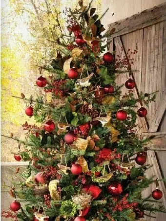 10 formas de decorar un árbol de Navidad para el Año Nuevo (no es demasiado tarde) foto # 39