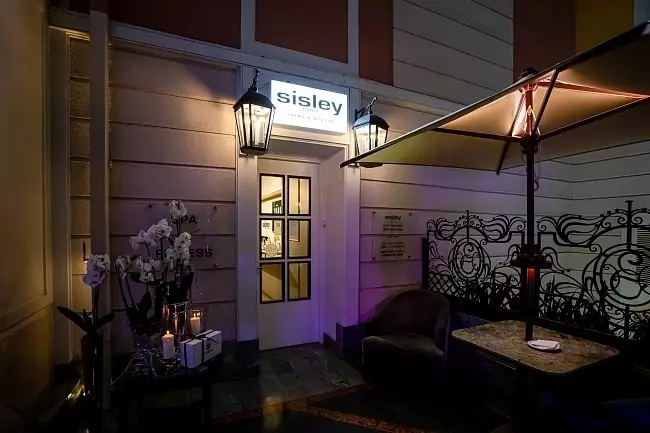 Spa Sisley munggaran di Rusia dibuka di St. Petersburg poto # 1