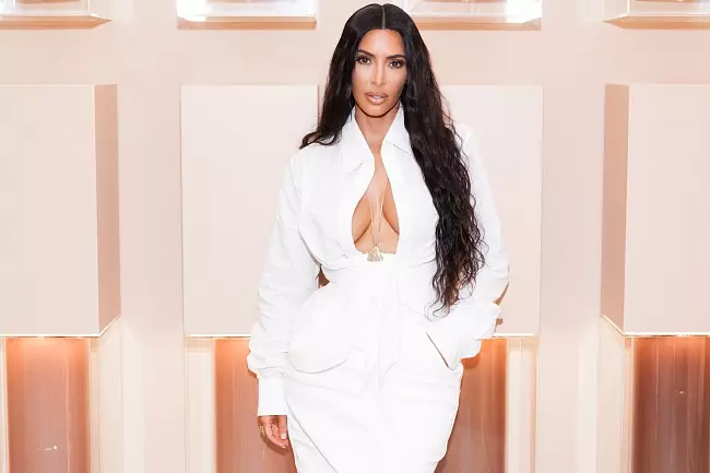 Lee Kim Kardashian yi uwe nwere foto ebipụta nke ukwuu # 1