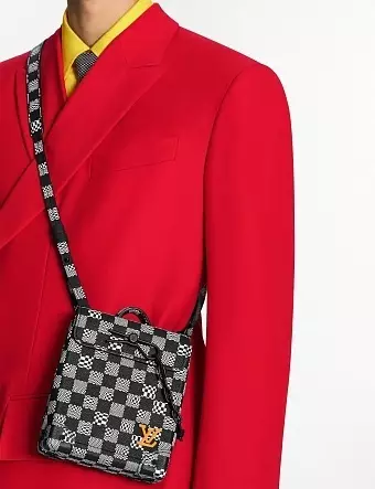 Louis Vuitton ametoa picha mpya ya Mikoba ya XS # 6