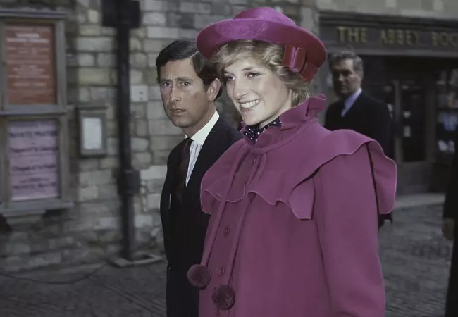 Kedu ihe kpatara Prince Charles na Princess Diana ji mee omume dị ịtụnanya n'oge njikọ aka ha? foto nọmba 1