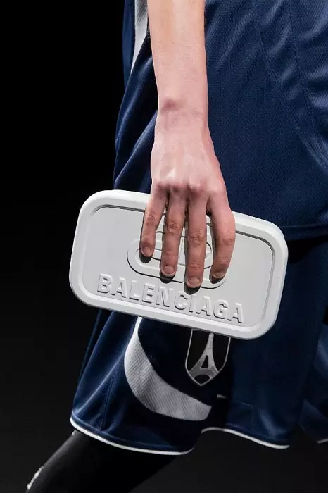 Foto de Balenciaga # 4