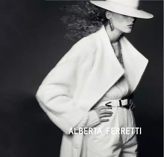 Campaña publicitaria de Alberta Ferretti otoño-invierno 2019-2020 foto n. ° 3