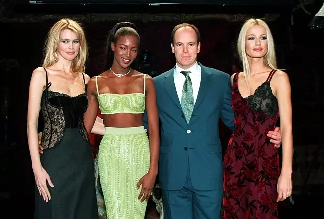 Claudia Schiffer, Naomi Campbell, Albert II និង Karen Mulder រូបថត #2