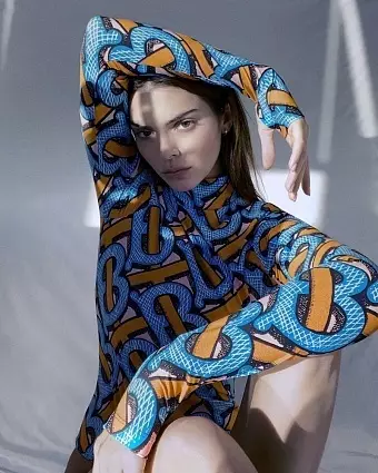 Kendall Jenner er kvenhetja nýrrar sumarherferðarmyndar Burberry # 3