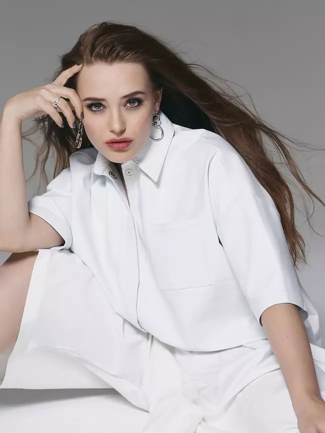 Is í Katherine Langford an t-ambasadóir idirnáisiúnta do L'Oréal Paris grianghraf # 1