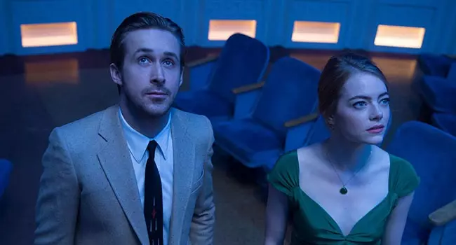 Filmdäki şaý-sepler: “La La Land” daky Emma Stounyň gulaklary, 1-nji suratyň hemmesine elýeterli