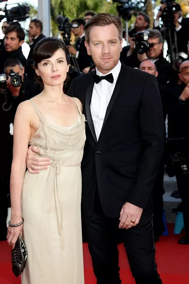 Ewan McGregor le Eve Mavrakis ba Phethile Litsamaiso tsa Tlhalo ea Lilemo tse peli foto # 1