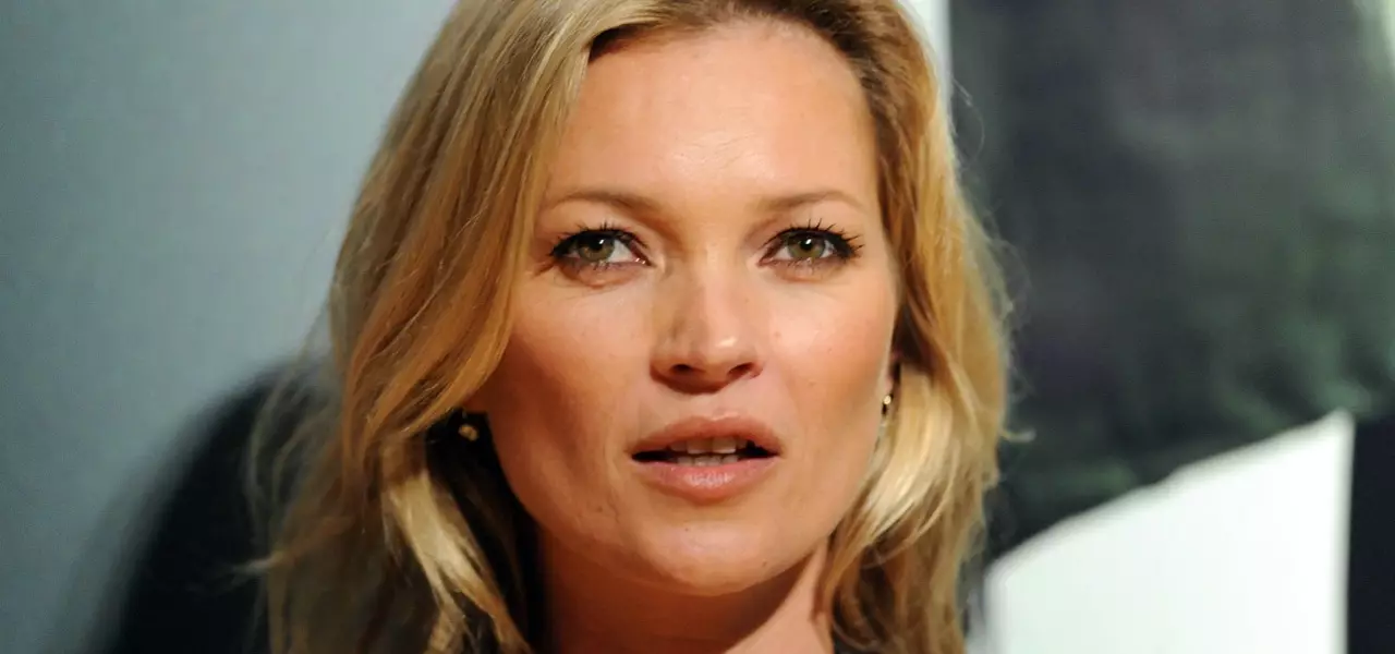 Kate Moss parla di come i suoi rituali di bellezza siano cambiati con l'età